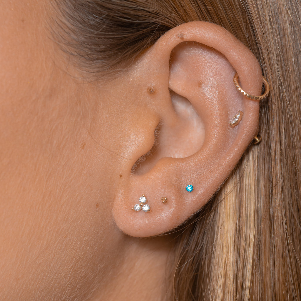 How to wear our Threadless Flat Back Earrings? – Doviana